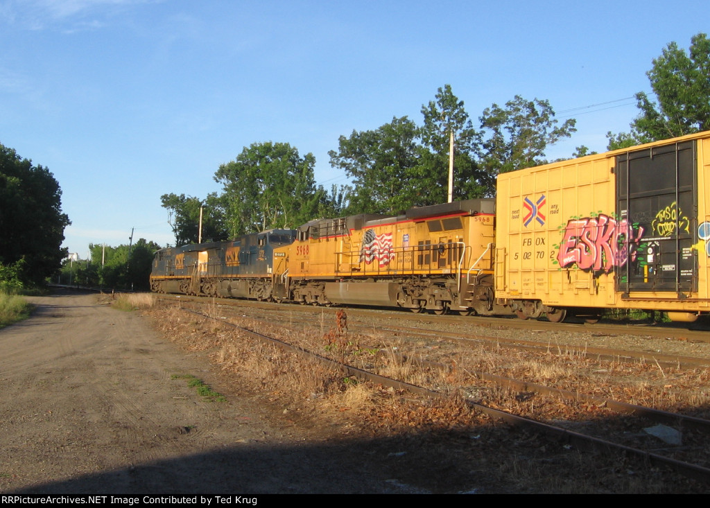 CSX 735, CSX 572 & UP 5968